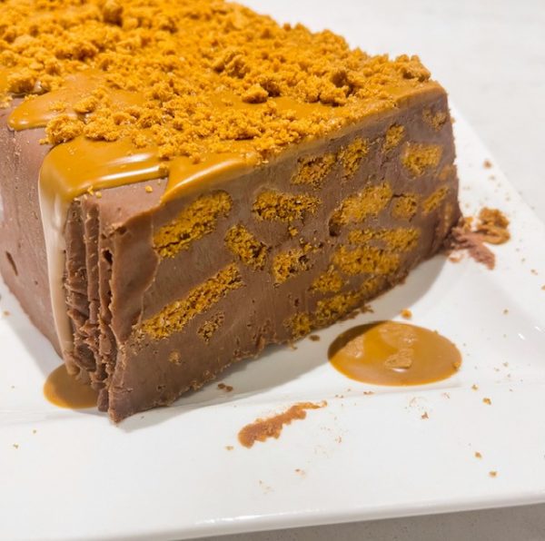 No Bake Biscoff Fridge Cake - Sarah J Thomas